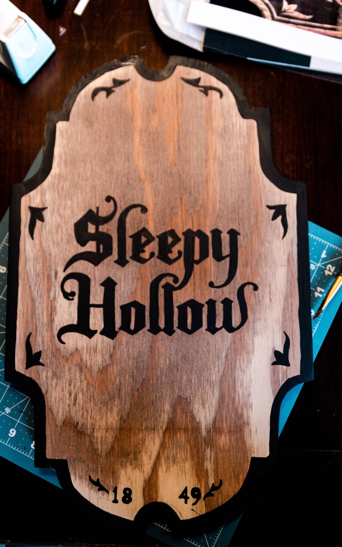 DIY Sleepy Hollow Sign — Capturing Wonderland
