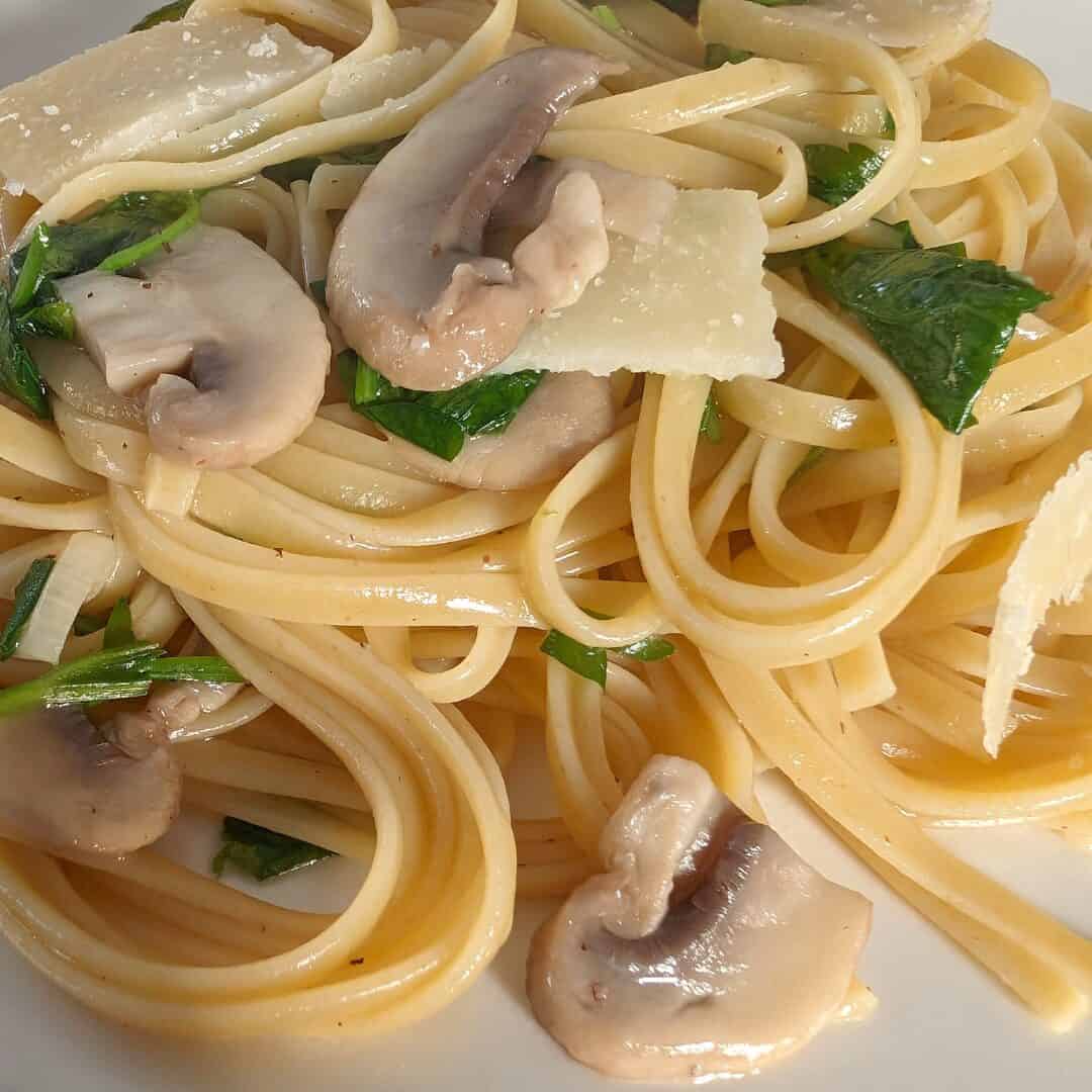 Delicious Mushroom Linguine Pasta With Fresh Parsley - A Cents For Cookery