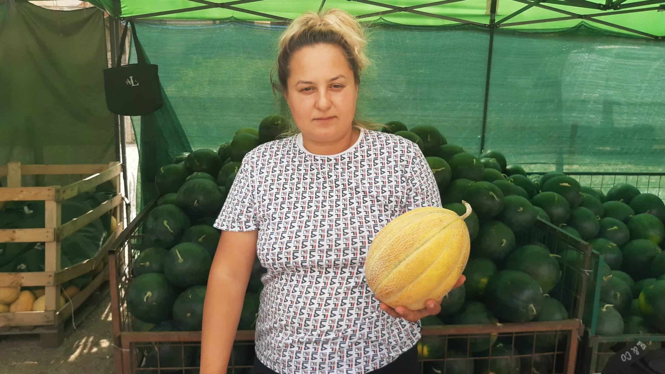 Au apărut primii pepeni de Dăbuleni în Piața Cibin și sunt mai dulci ...