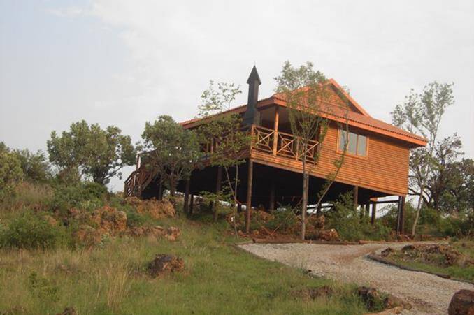 Bothongo Rhino & Lion Nature Reserve