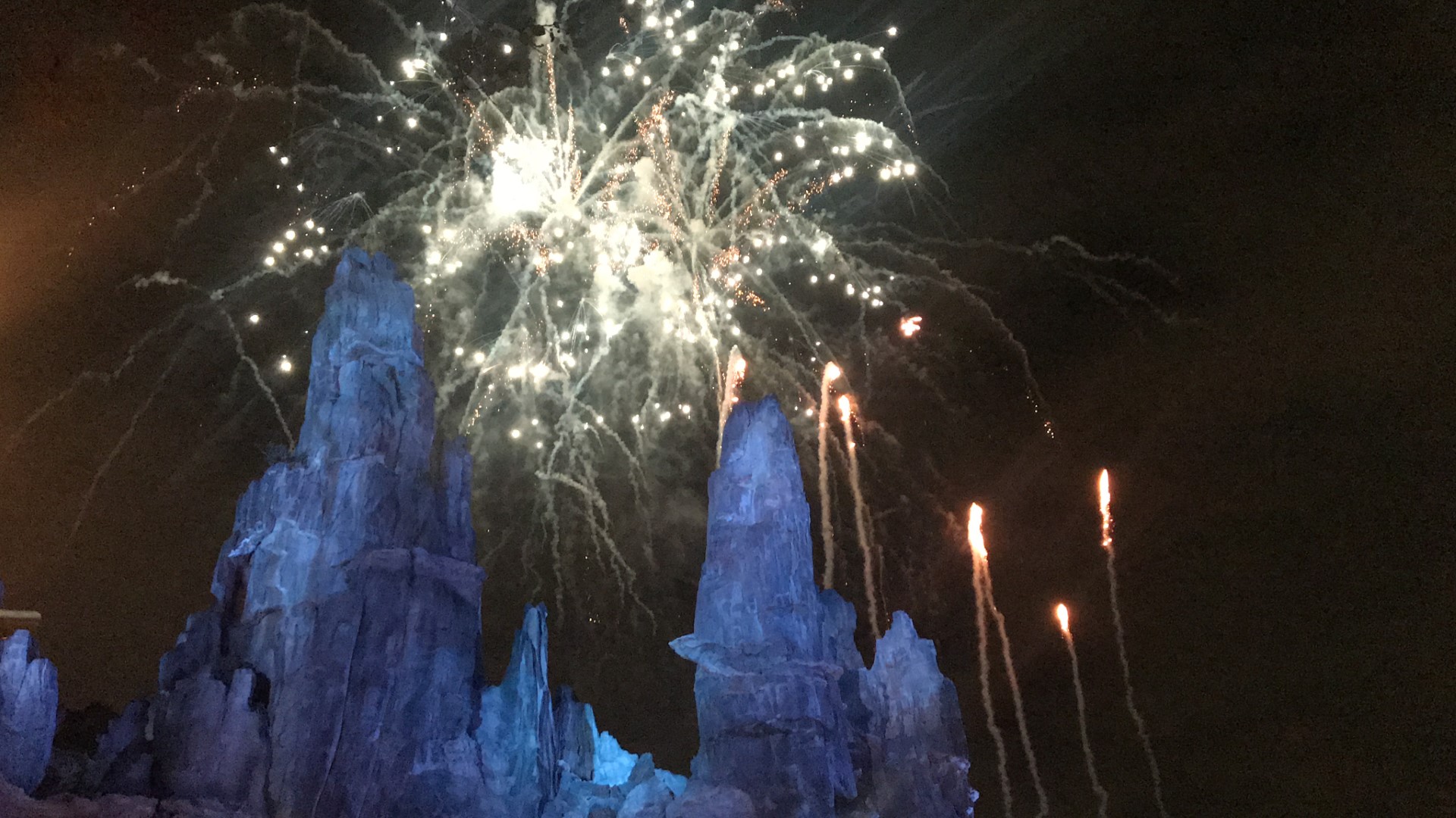 New Star Wars Fireworks Experience Coming to Disneyland | Chip and Company