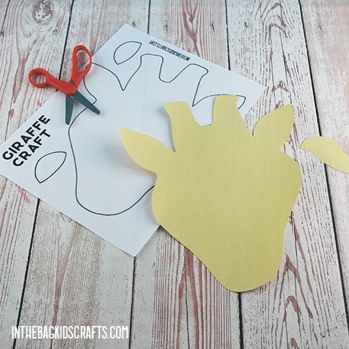 Giraffe Craft (with FREE Printable Template) • In the Bag Kids' Crafts