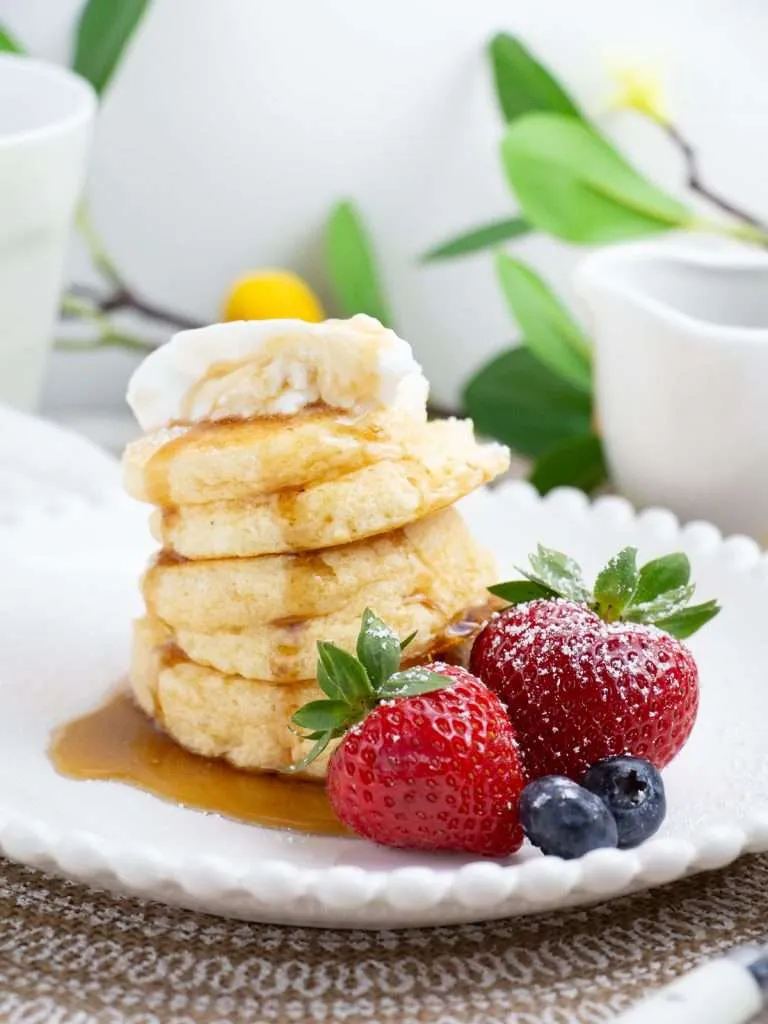 Mini and Fluffy Japanese Pancakes - Little Nomads Recipes