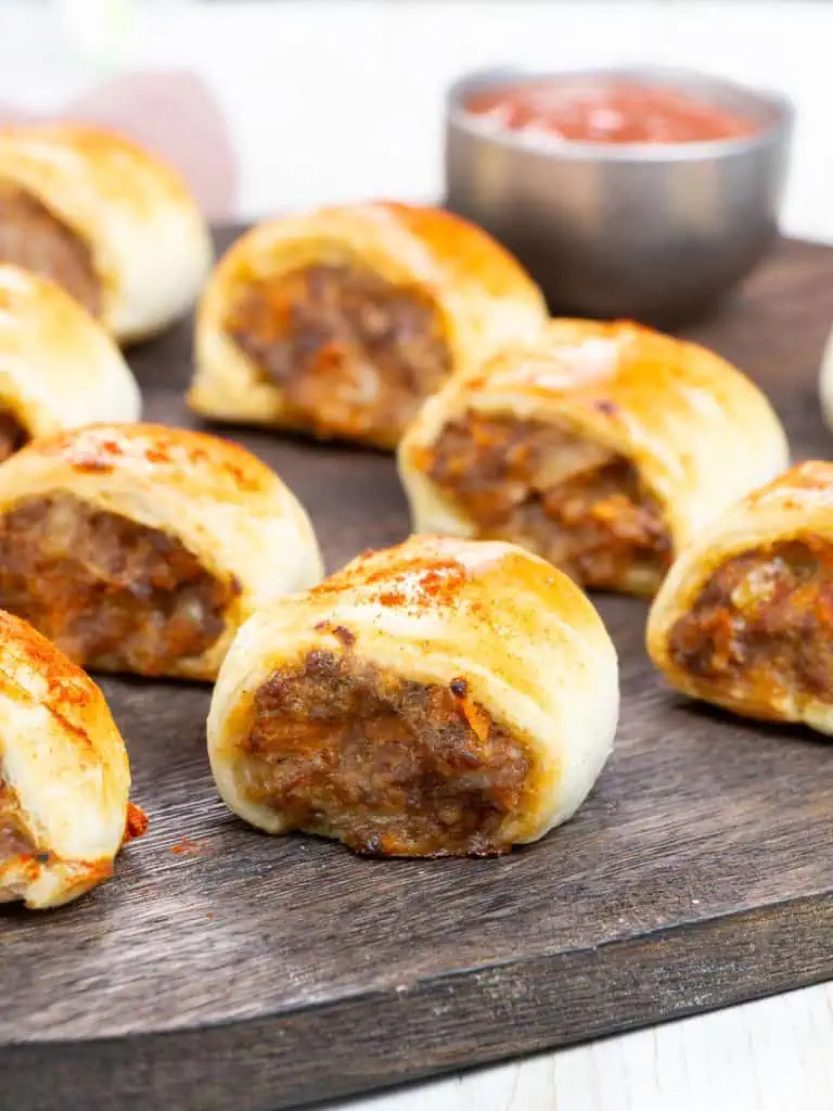 Easy Spanish Sausage Rolls - Little Nomads Recipes