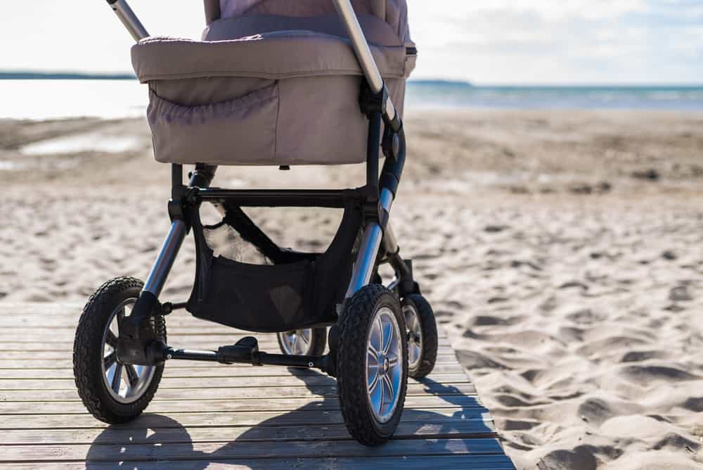 3 Wheel vs 4 Wheel Stroller: Choosing Between Stability and Versatility