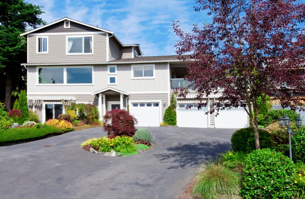 HOW TO UPDATE AND MODERNIZE YOUR SPLIT-LEVEL EXTERIOR