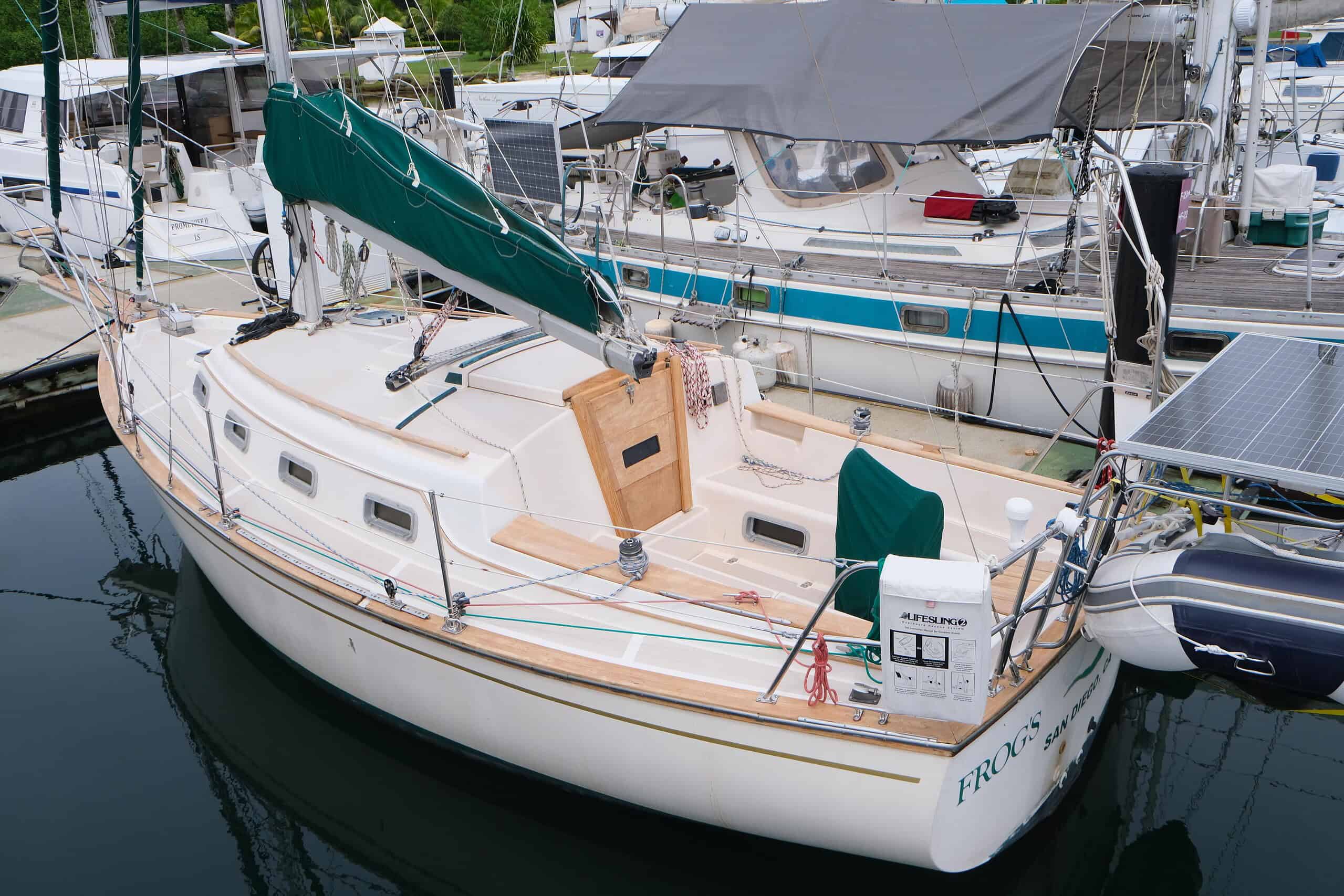 27ft 1987 Island Packet 27 – Panama Yacht Broker