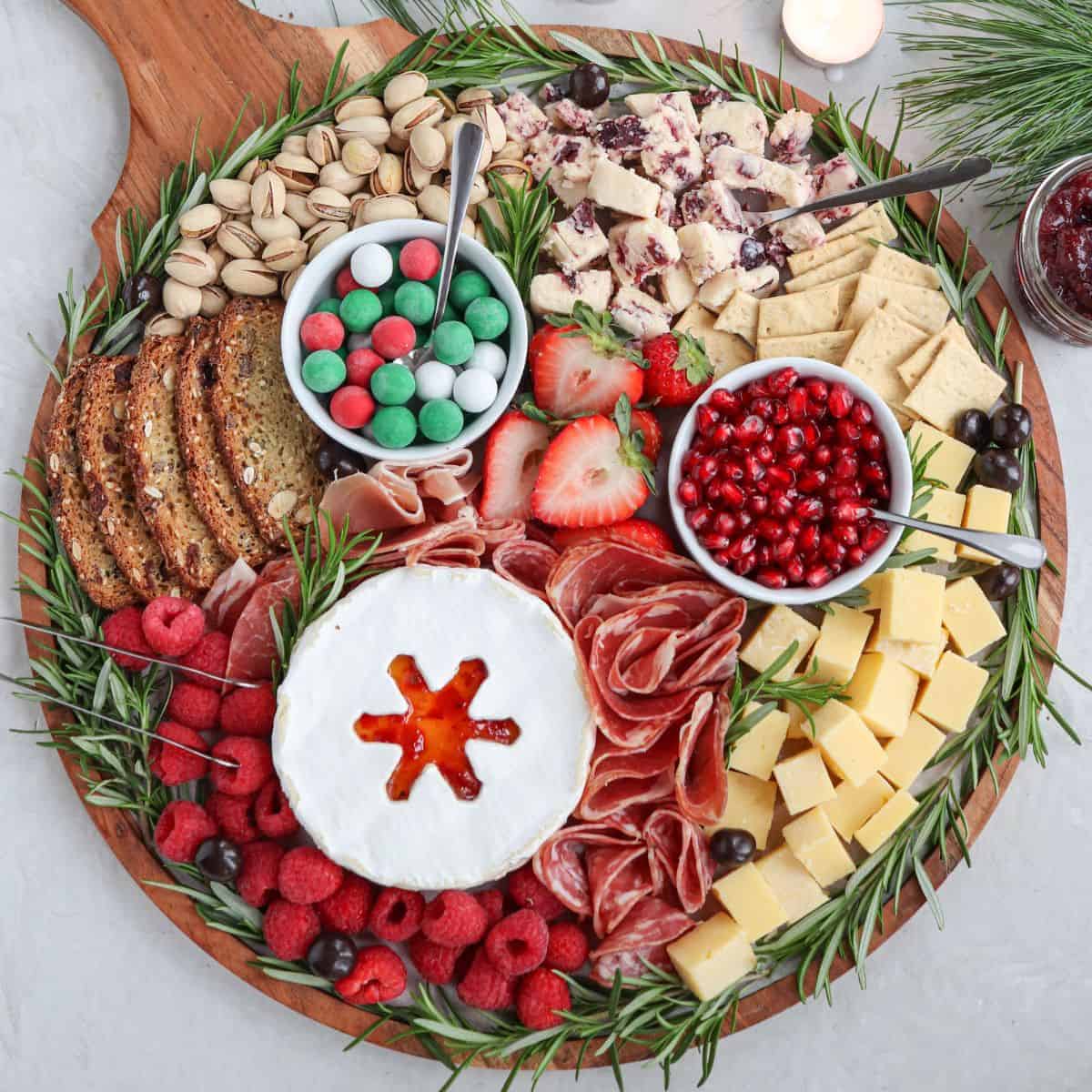 30 Christmas Platter Ideas & Dessert Boards