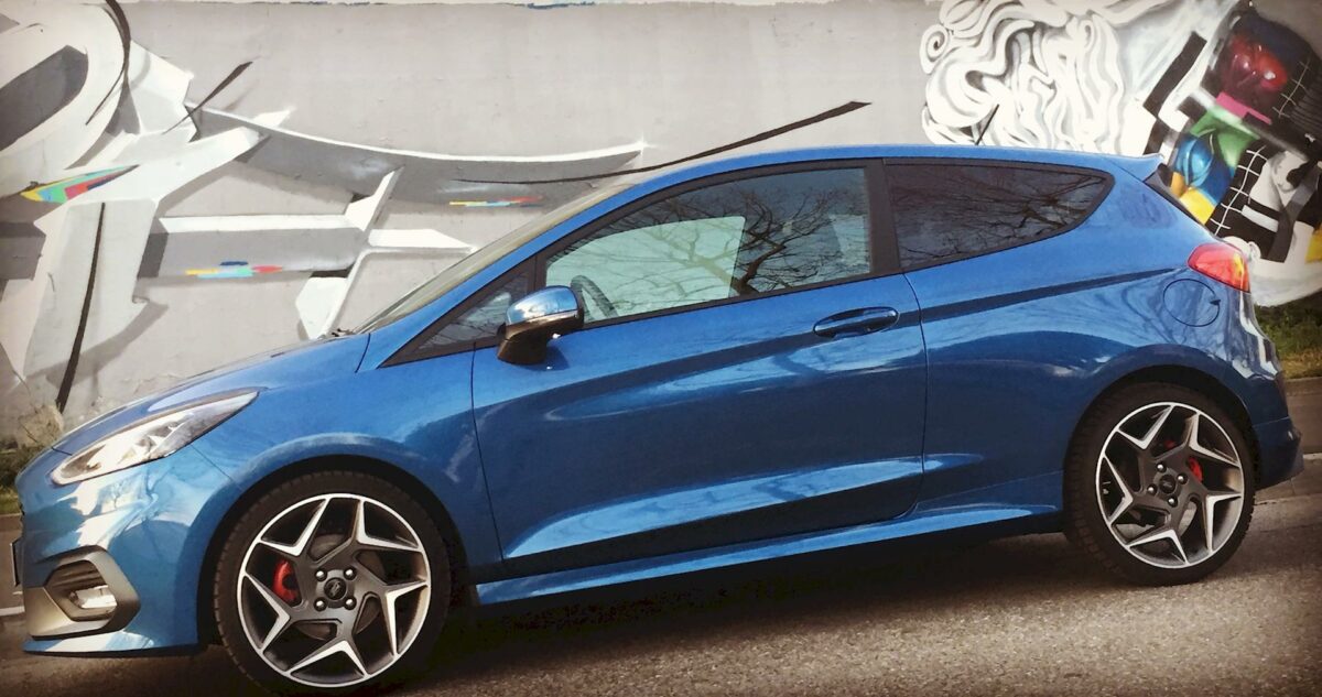 Nuova Ford Fiesta ST: prova su strada, come si guida, foto e video