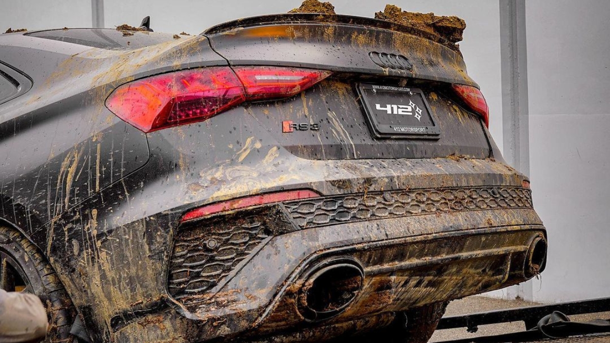 Che brutta fine per questa Audi RS3 a Los Angeles - Quotidiano Motori